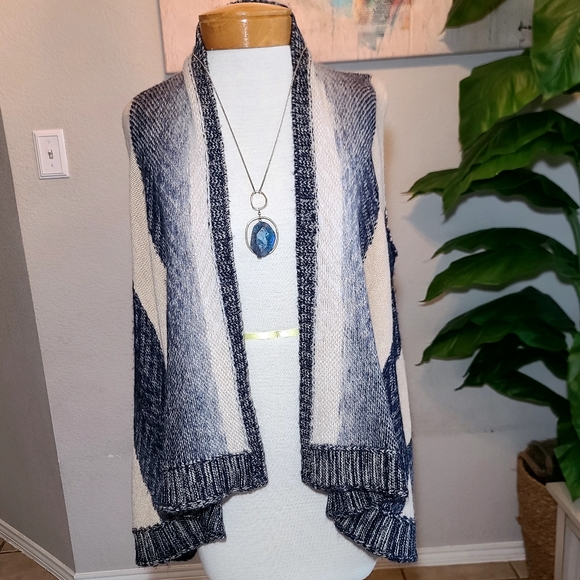 sleeping on snow | Sweaters | 98 Nwt Sleeping On Snow Sweater Vest ...